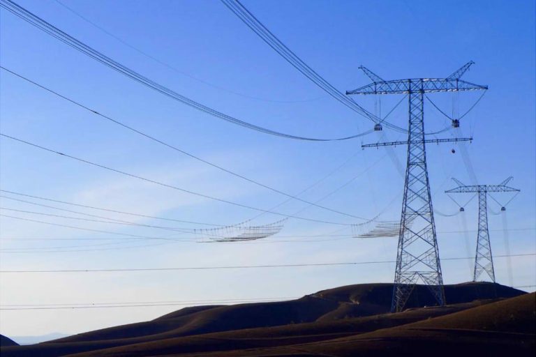 The Highest Power Line in the World: Changji-Guquan Linea